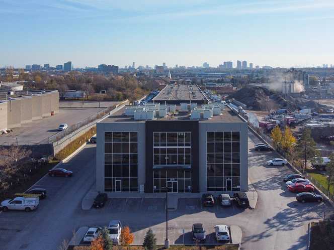 2875 14th Avenue Completed by Toronto Tapers